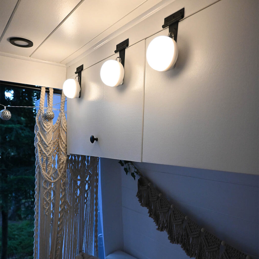 CHERRY PORTABLE RECHARGEABLE LIGHT BULB - Newgarden