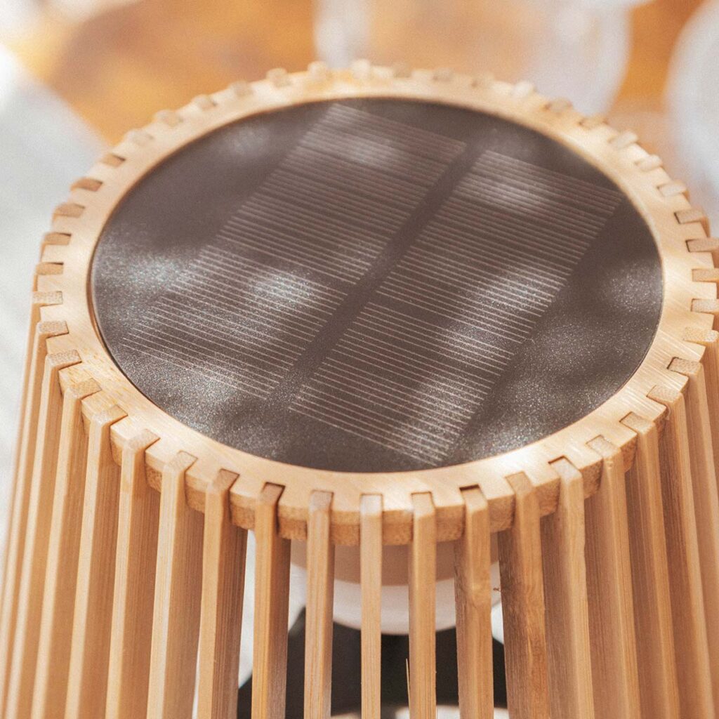 SOLAR-CHARGED TABLE LAMP OKINAWA TABLE - Newgarden